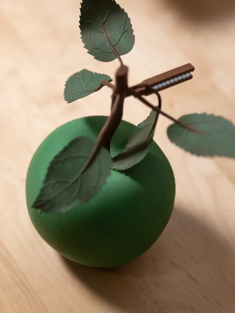 Apple Mask based on 'Son of Man' by René Magritte - Free 3D Print Model ...