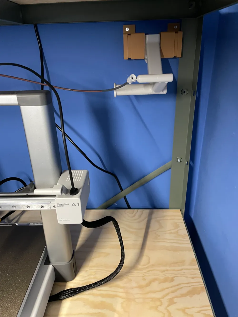 single filament spool wall mount by geom.dicembre - MakerWorld