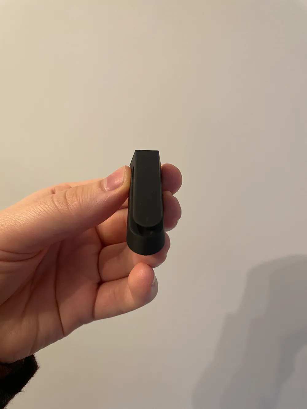 Gravity holder (hook) for a coffee machine cloth by Yevhenii - MakerWorld