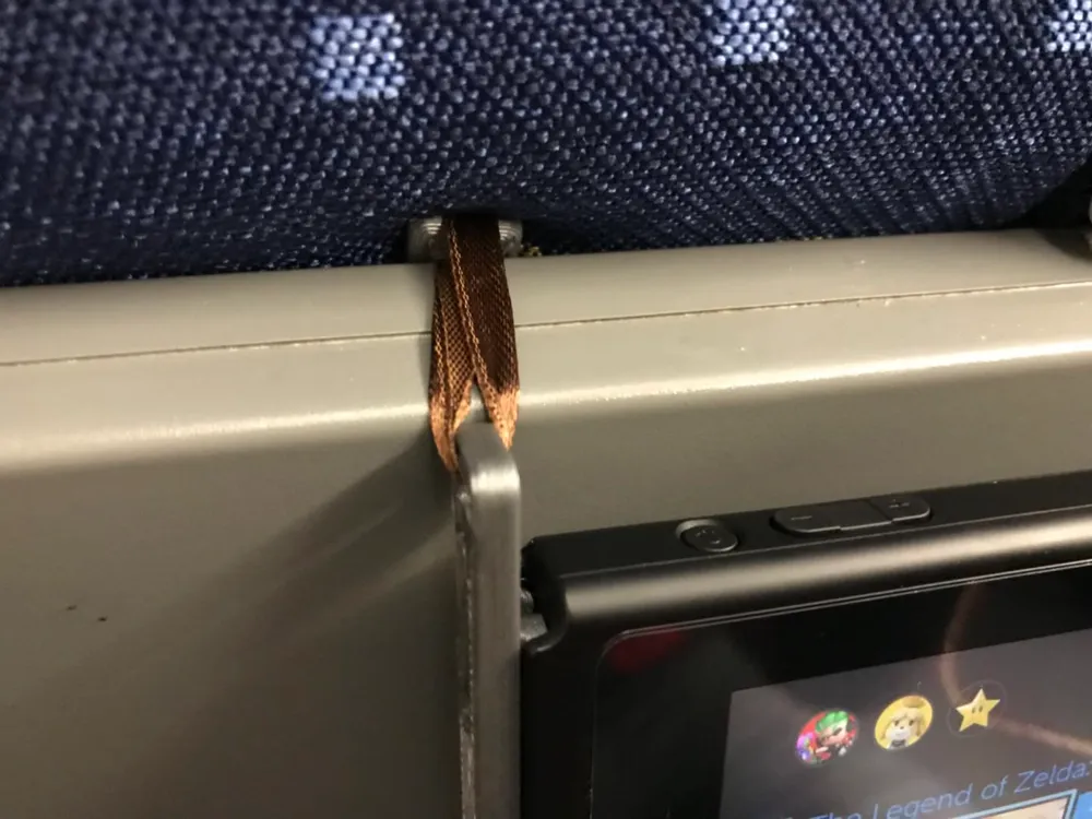 Nintendo Switch hanger(mount) for plane & train tray table ! by zAgT ...