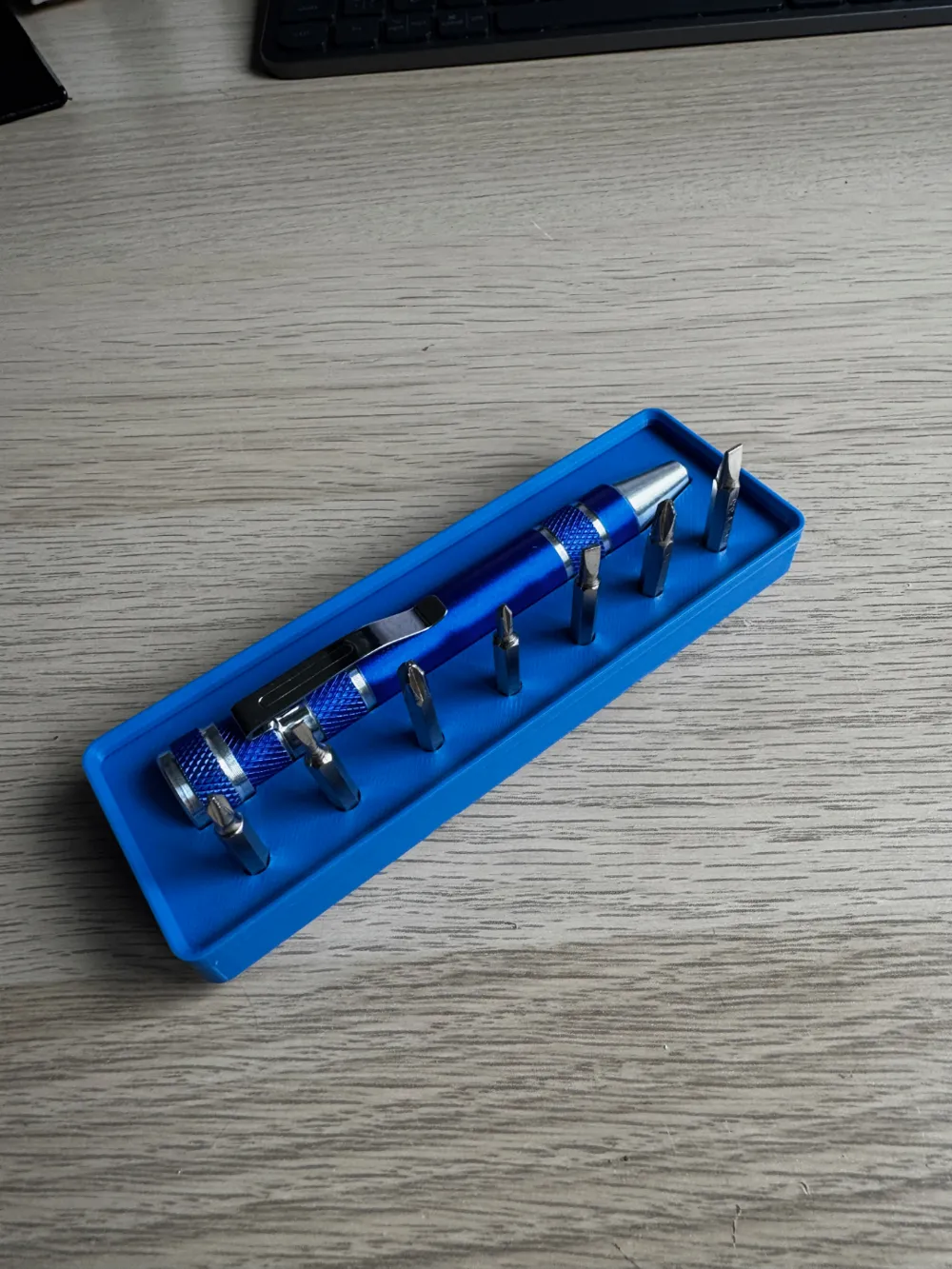 Small screwdriver with 4mm bits gridfinity 3x1x2U by slajob - MakerWorld