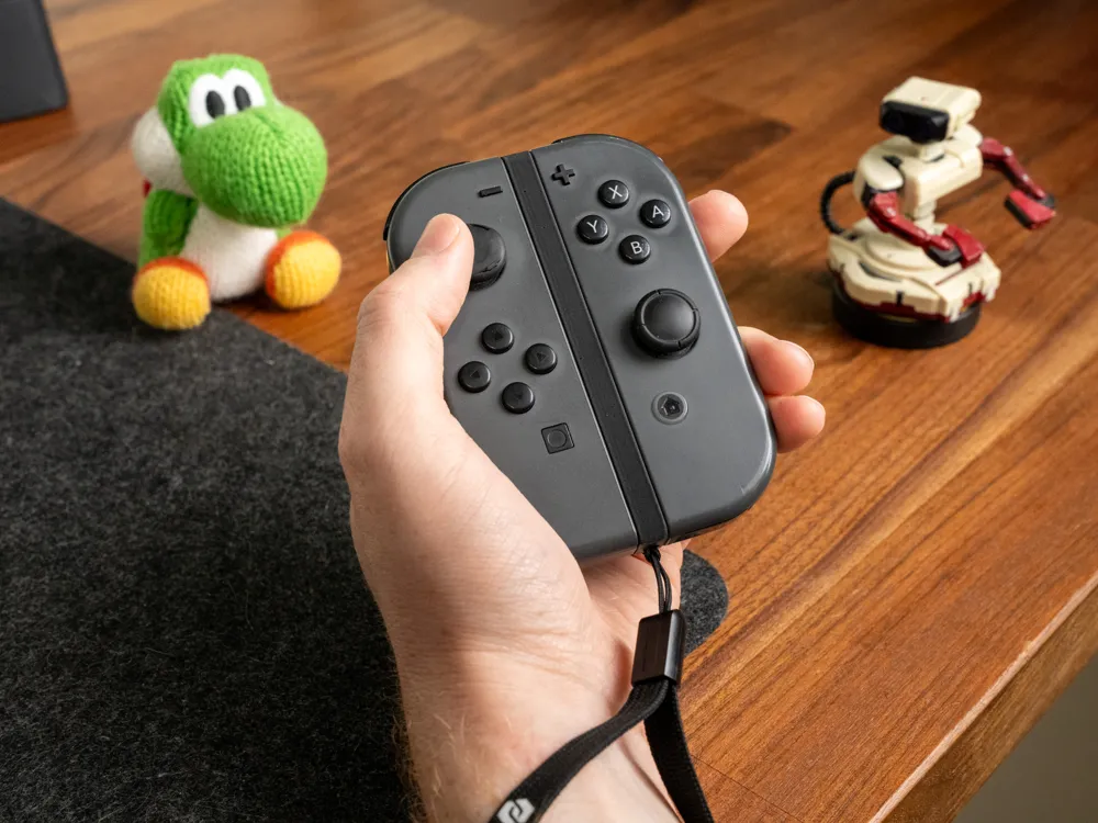 One-Handed Joy-Con Grip for Nintendo Switch - Free 3D Print Model ...
