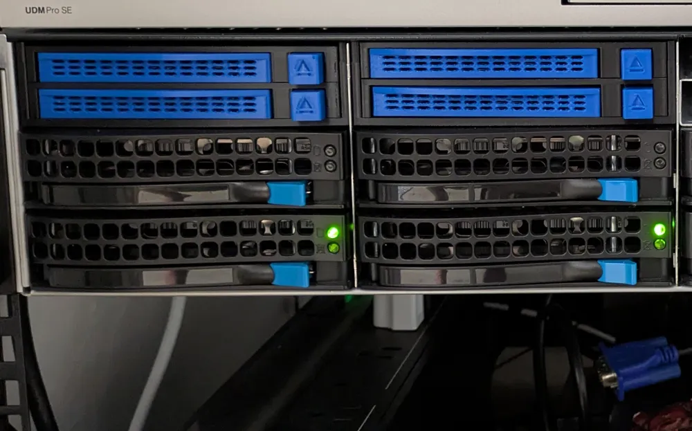 SuperMicro 3.5 fixed-bay to Dual SSD bay by zeroskill - MakerWorld
