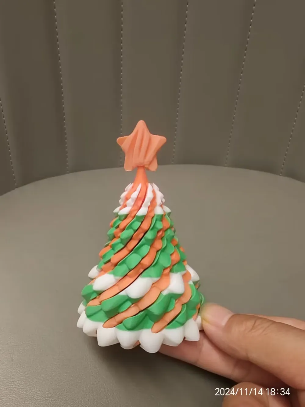 Non-interlocking Spiral Christmas Tree - Star Interlocking - Fidget Toy ...