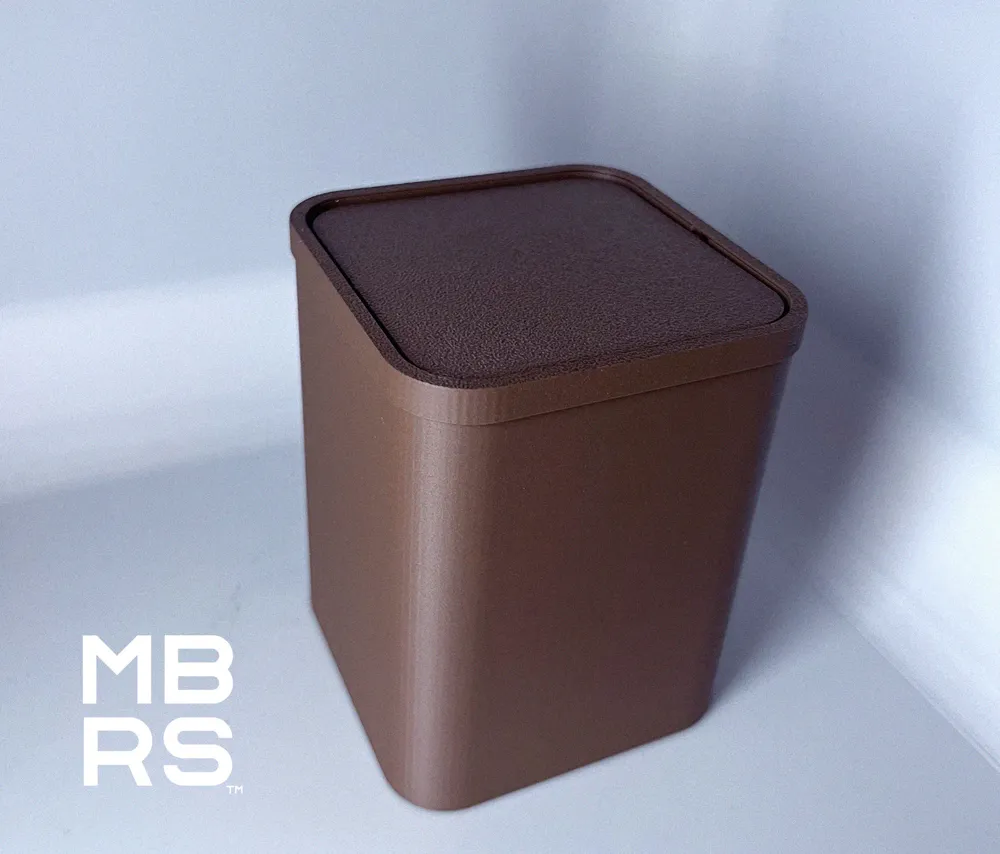 Desk Trashcan with Swing Lid SQUARE VERSION 来自 MBRS - MakerWorld