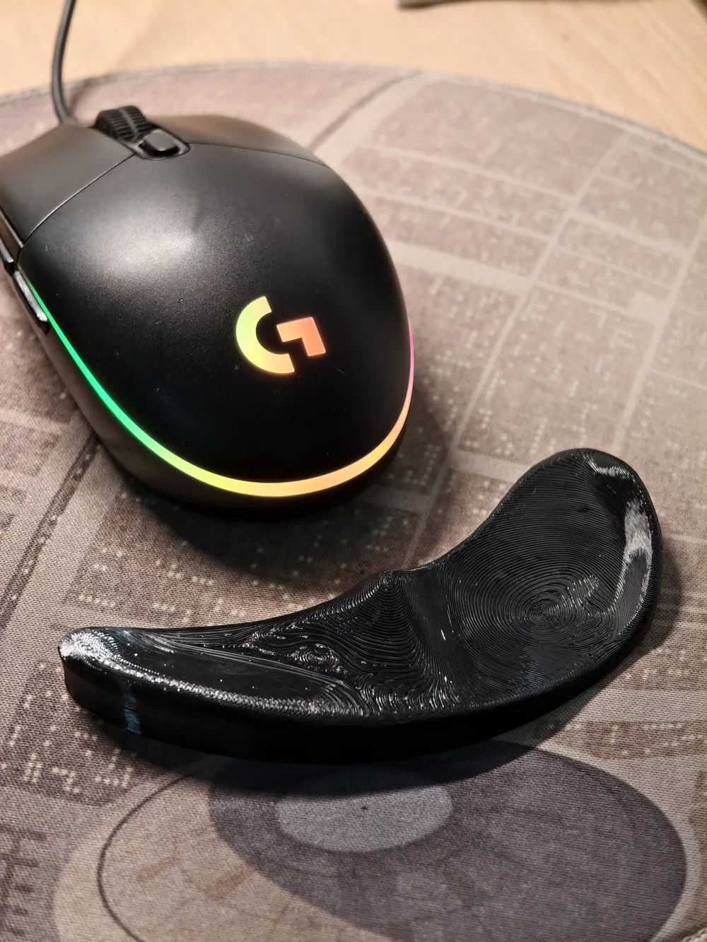 Mouse Palm Rest (Ergonomic Version) - Free 3D Print Model - MakerWorld