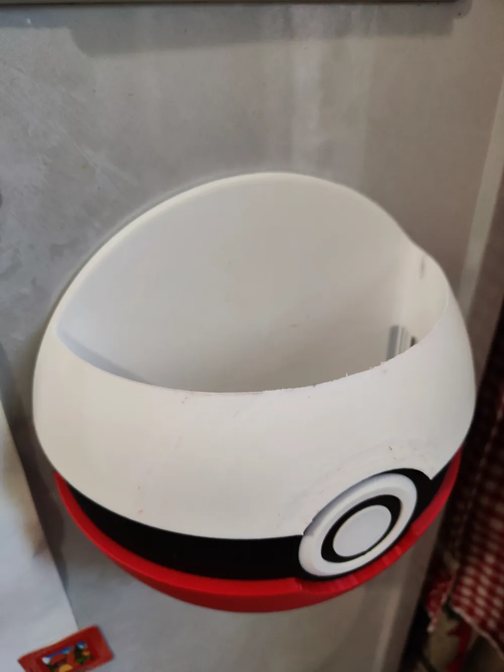 Big Pokeball vase\magnetic container Remixed by Creatività in 3D ...