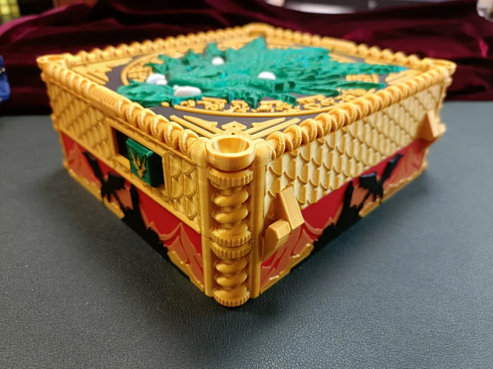 Cofre de Rastreo Superior - Más Temas (c) por NeveroddoreveN MakerWorld: Descarga Modelos 3D ...