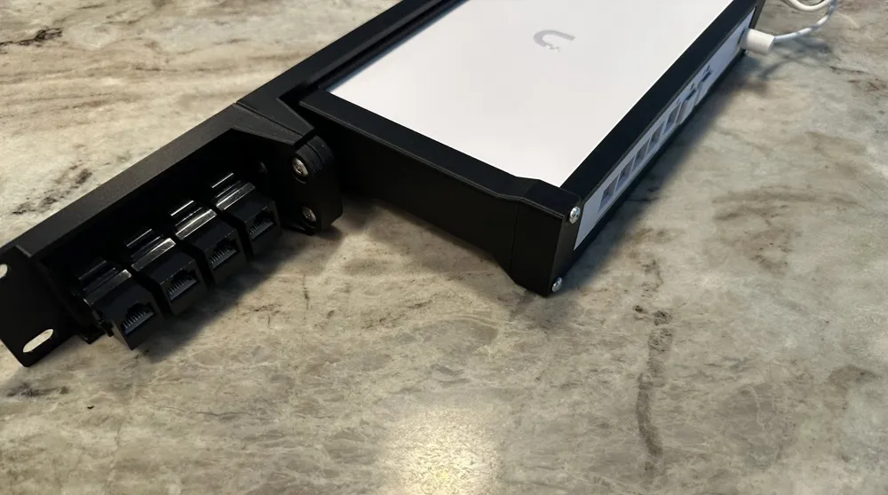 Unifi Cloud Gateway Fiber 19-Zoll-Rack-Halterung – Kostenloses 3D ...