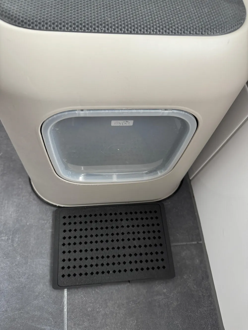 Litter Box Mat & Container 2 Plates by JG Buce MakerWorld: Download ...