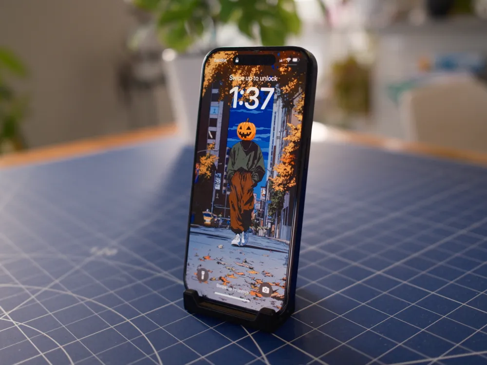 Compact Phone Stand, also works with monitors by christianselig ...