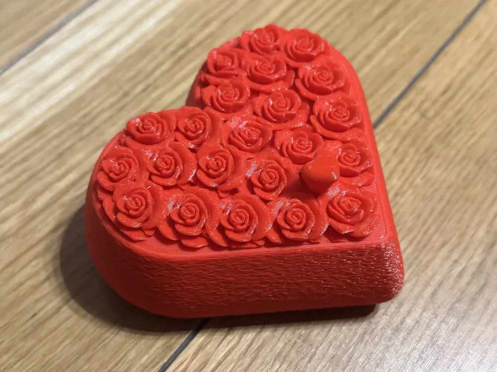 Valentine Heart Gift Box with Roses - Free 3D Print Model - MakerWorld