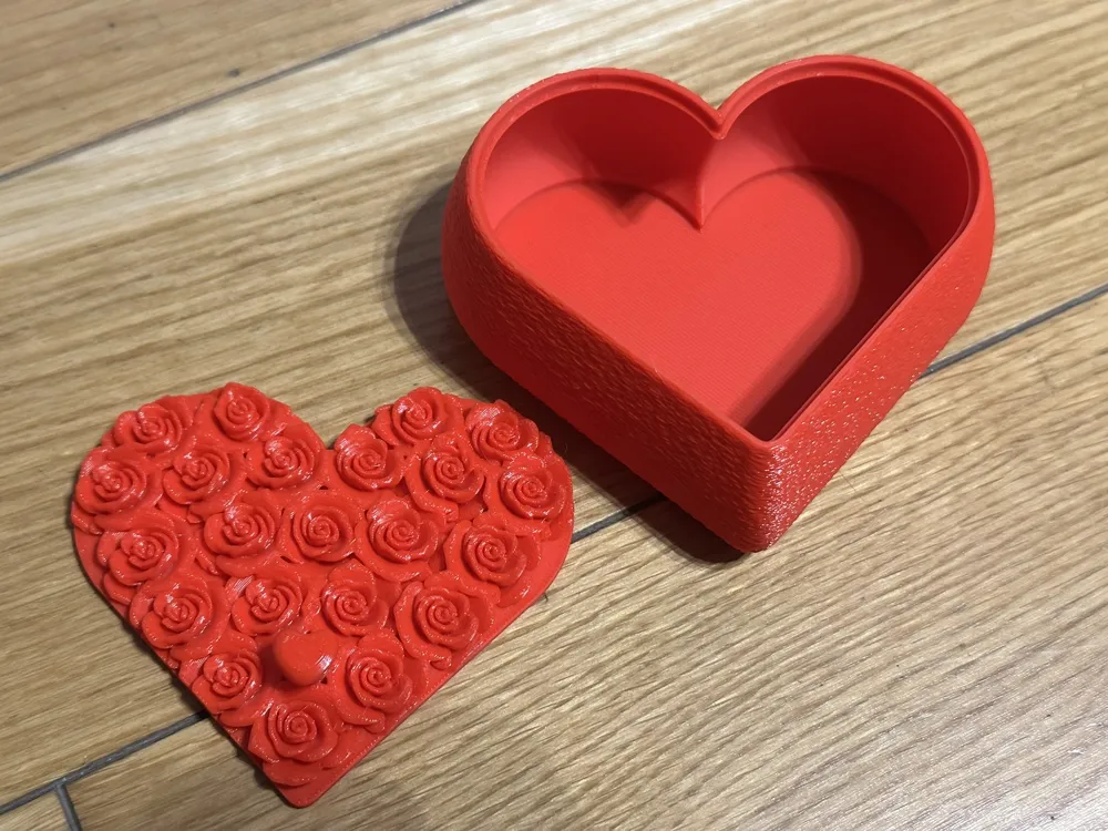 Valentine Heart Gift Box with Roses - Free 3D Print Model - MakerWorld