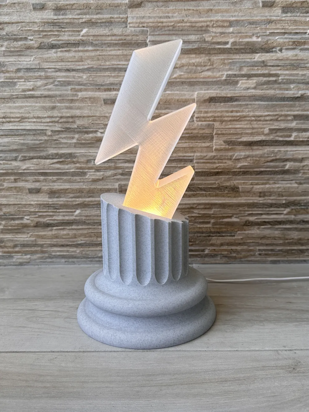 Zeus’ Lightning Lamp by Emanuele MakerWorld: Download Free 3D Models
