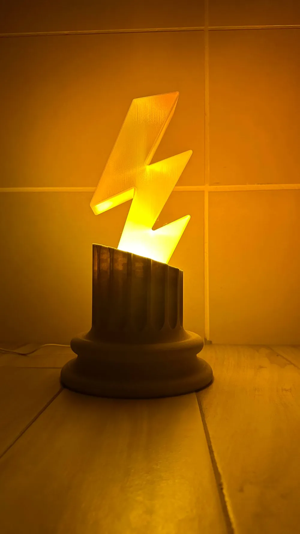 Zeus’ Lightning Lamp - Free 3D Print Model - MakerWorld
