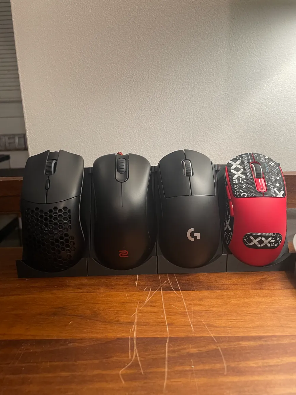 Universal Mouse Display Stand by Jack MakerWorld: Download Free 3D Models