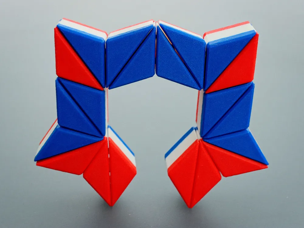 Fidget Toy: "A weird twist" by Every Day Counts - MakerWorld