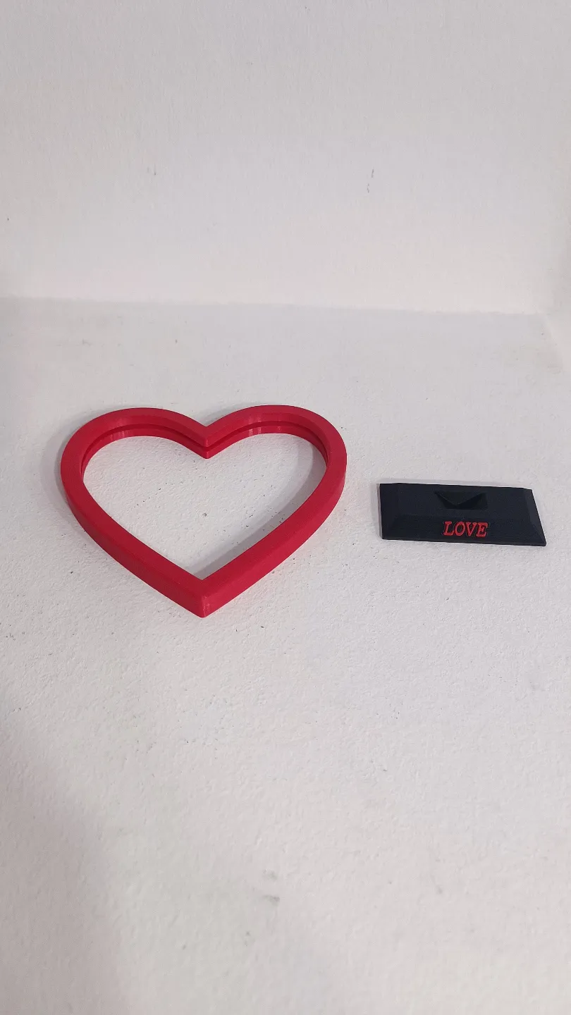 Heart stand for wood photo by drago.toplak - MakerWorld