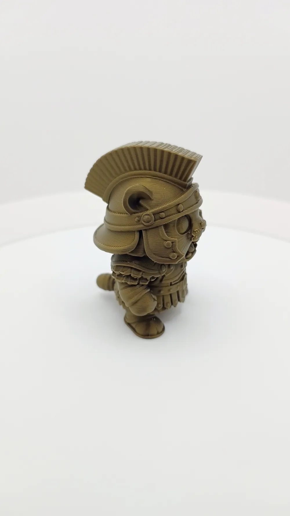 Arena Hero Cat with Legionary Helmet - Free 3D Print Model - MakerWorld
