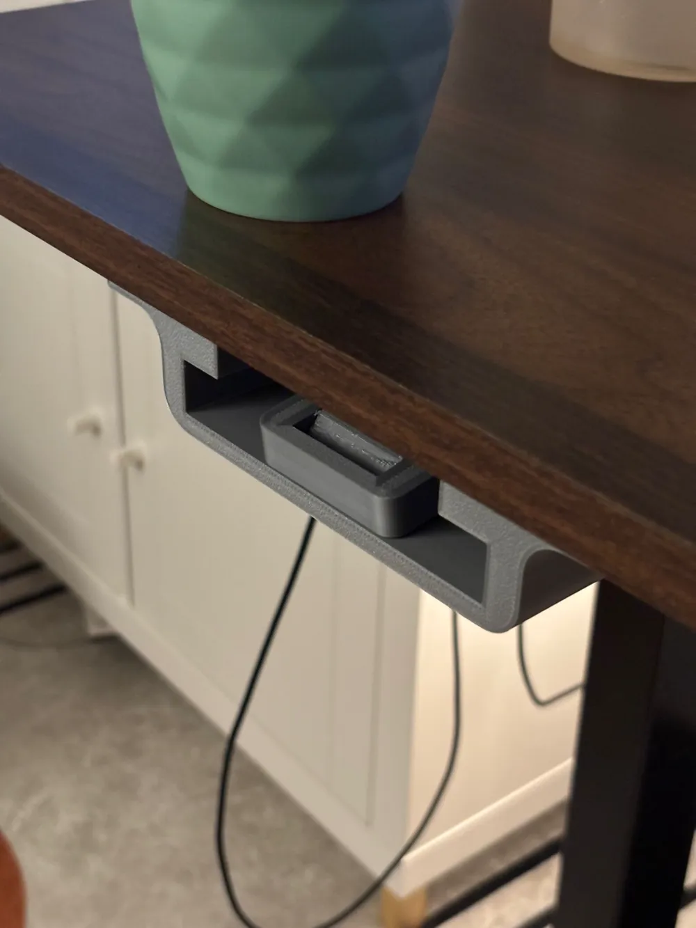 Retractable Cup Holder Desk Mount Screw Mechanism by Lars ^^ - MakerWorld