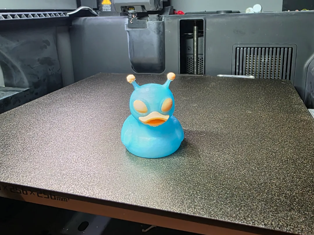 Alien Schnecken-Quietscheente – Kostenloses 3D-Druckmodell – MakerWorld
