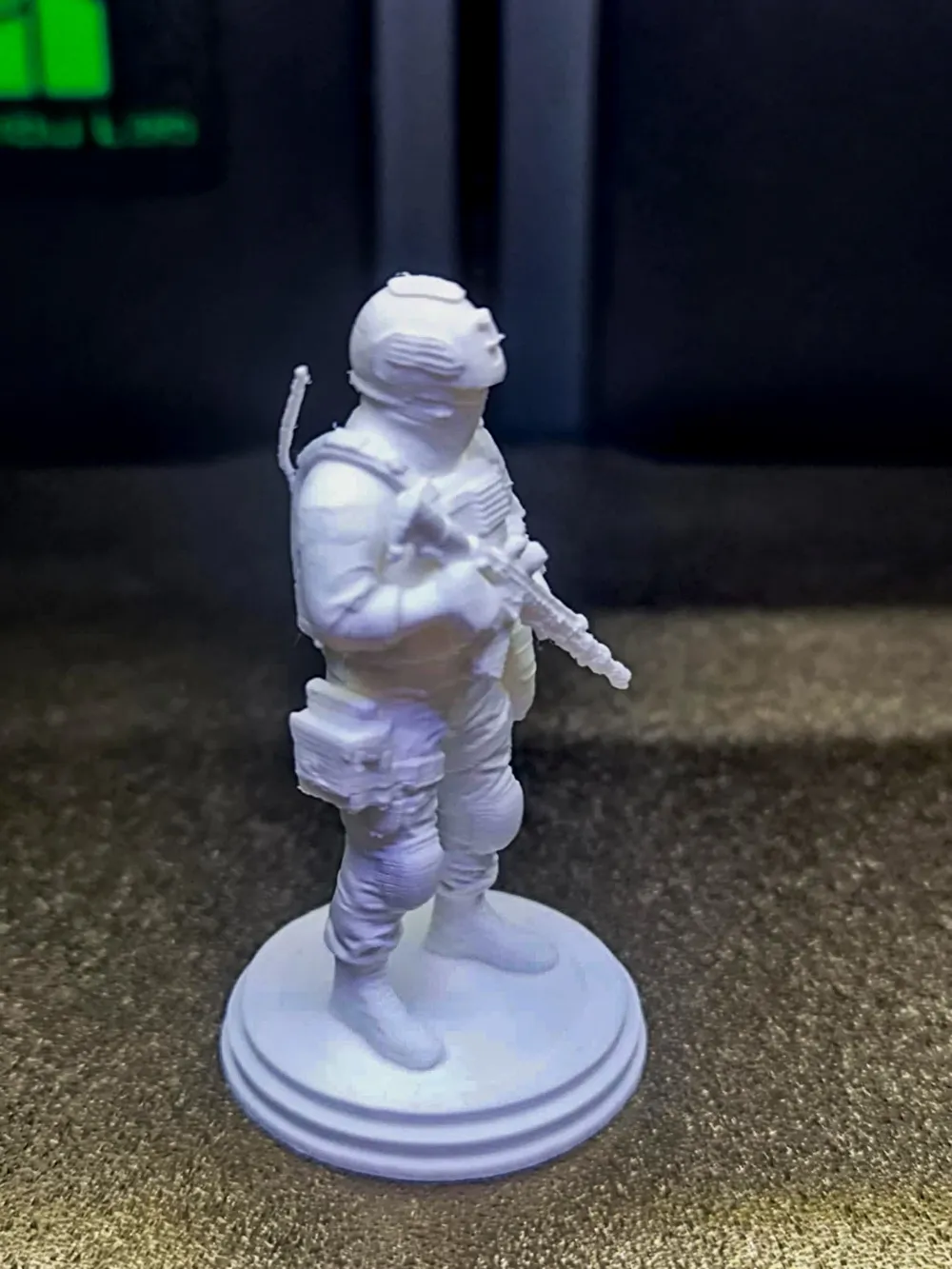 Modern Soldier with Rifle – Standing Miniature by Ptak MakerWorld ...
