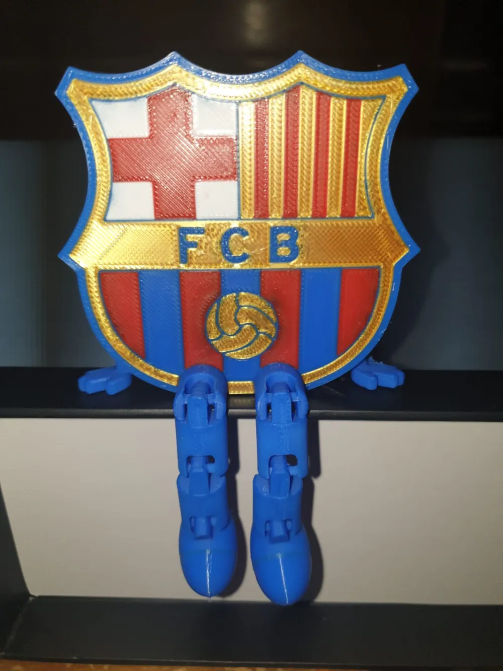 FC Barcelona Shield with flexi legs by PipodV 3D - MakerWorld