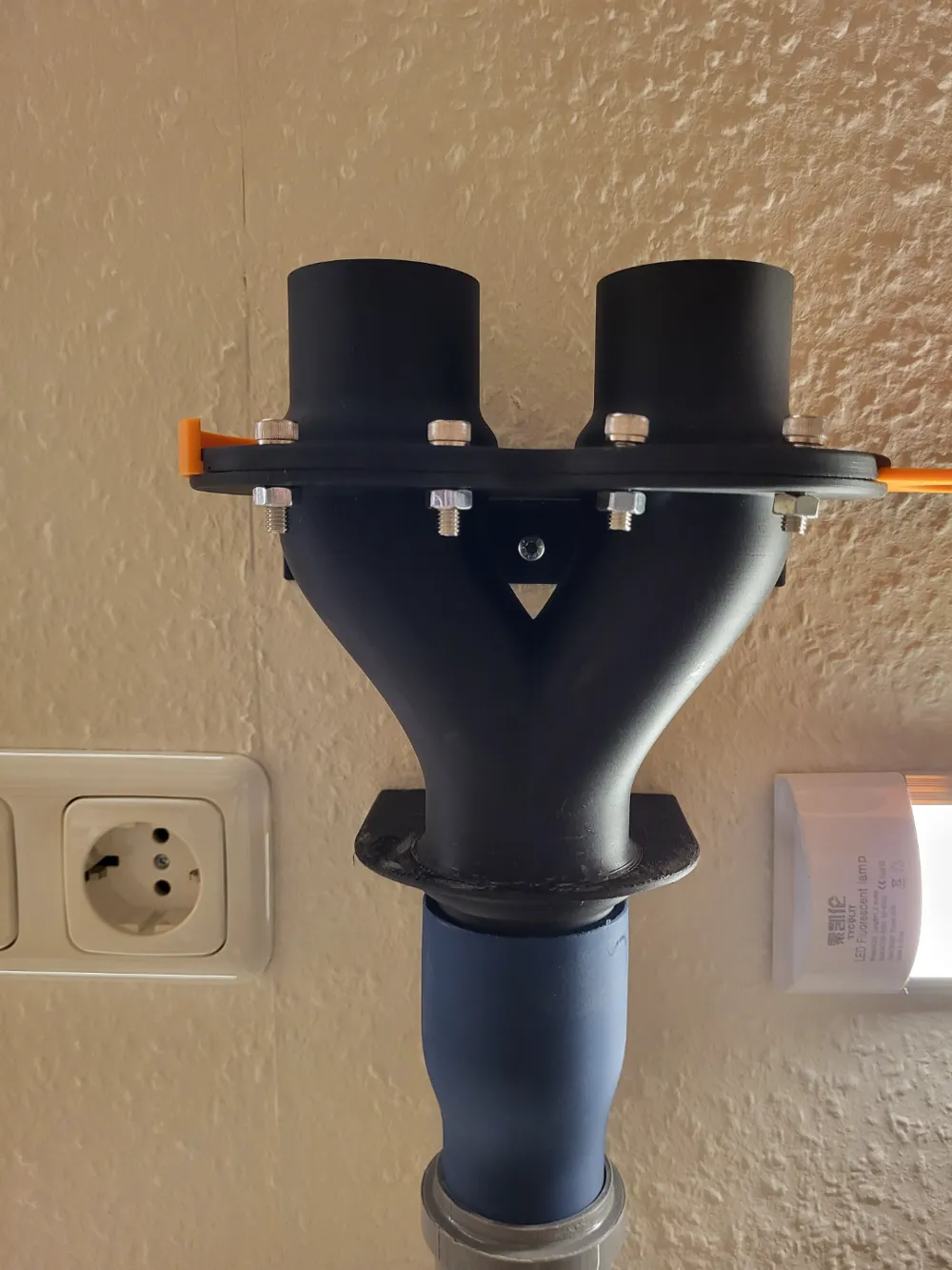 1-to-2 extraction system with 2 blast gates, ceiling mount by Andi ...