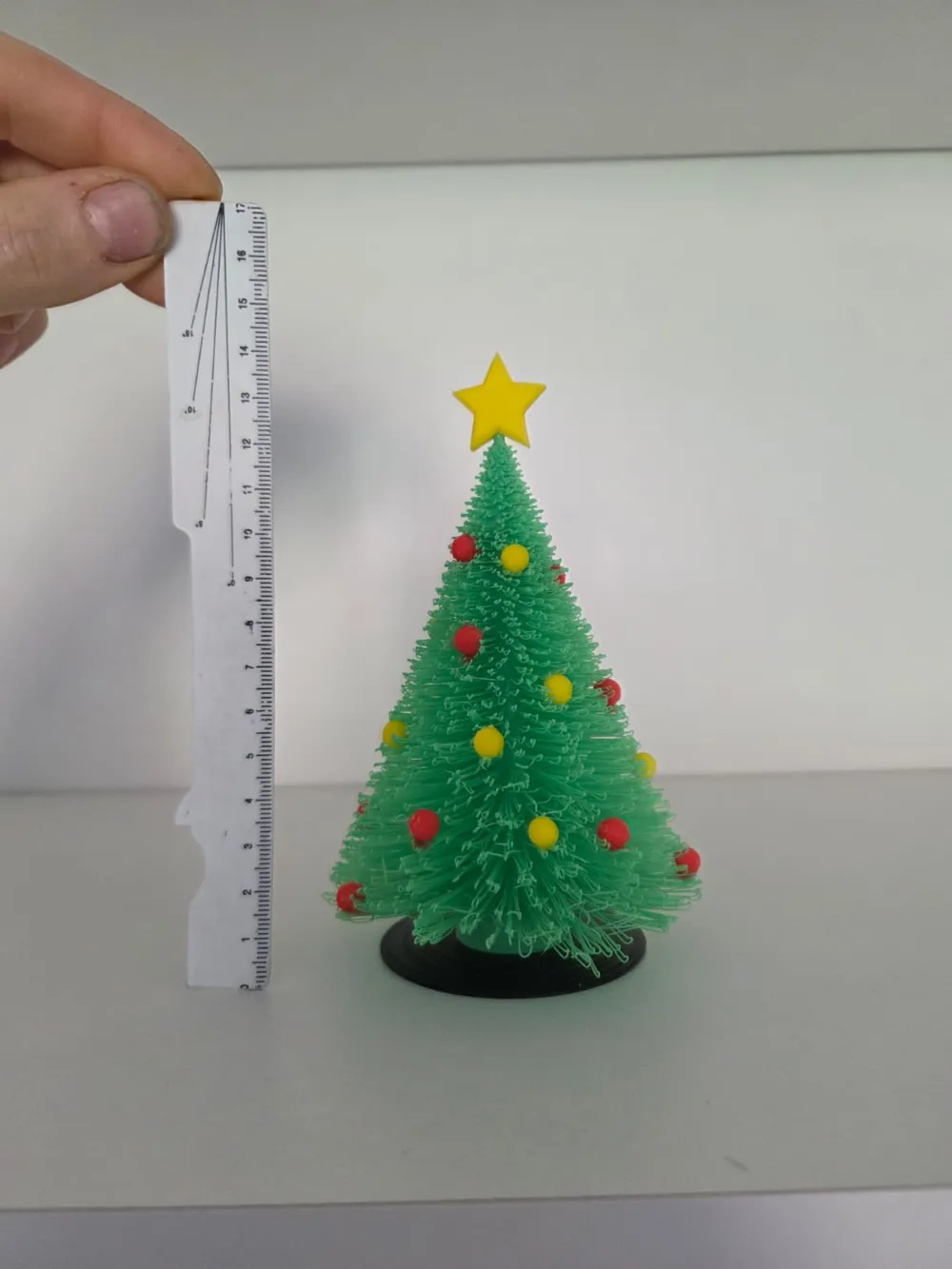 Mini Desktop Christmas Tree – Printable Decoration - Free 3D Print ...
