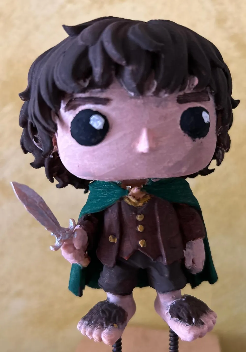 Frodo Beggins - Funko Pop Style Figure - Free 3D Print Model - MakerWorld