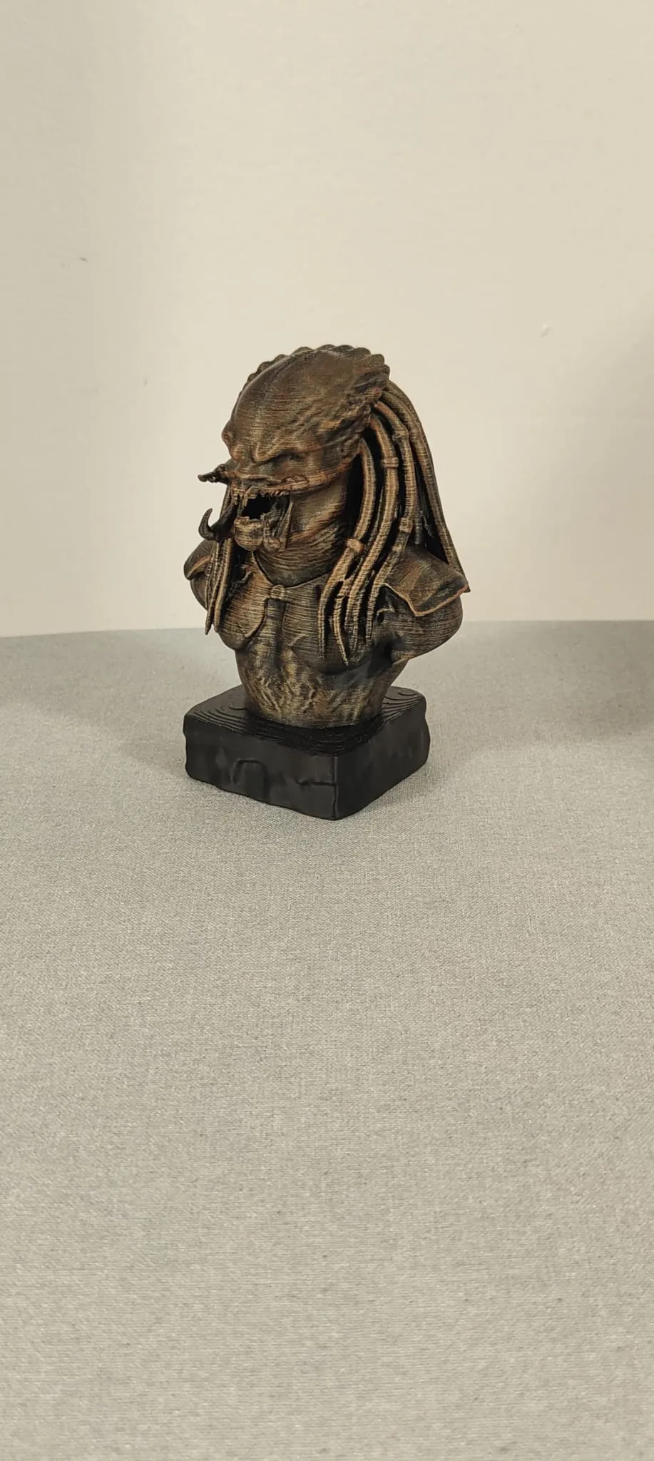 Unmasked Predator Miniature. by Frenk MakerWorld: Download Free 3D Models