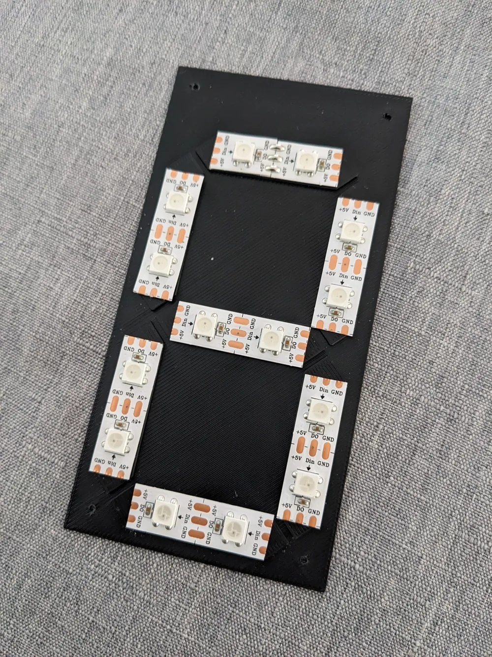 带WS2812B和ESP32的7段LED时钟 - 免费 3D 打印模型 - MakerWorld