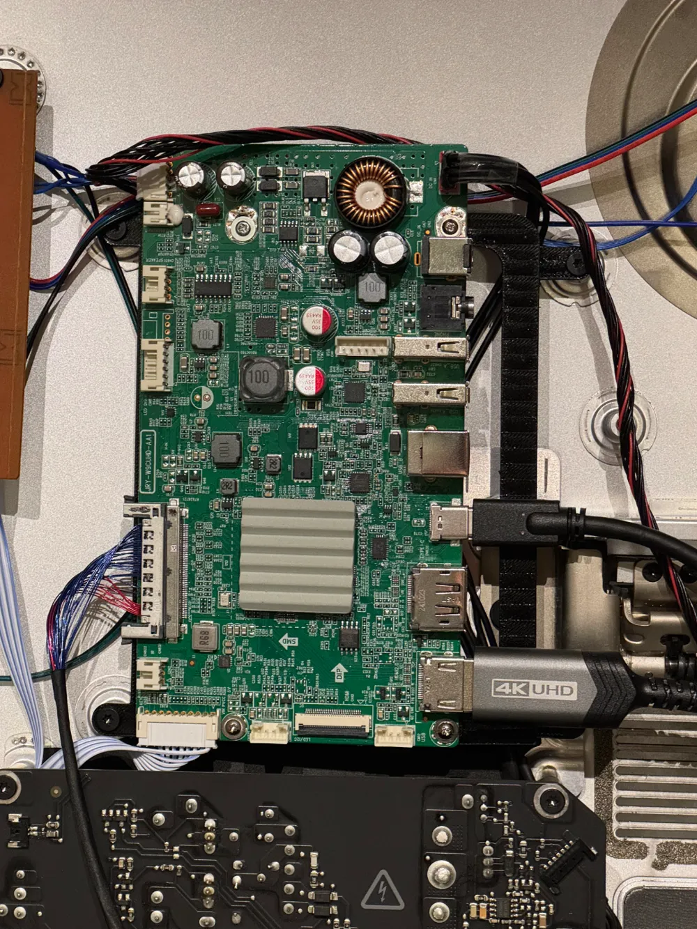 iMak 5k to Studio Display PCB holder and more by Stefan - MakerWorld
