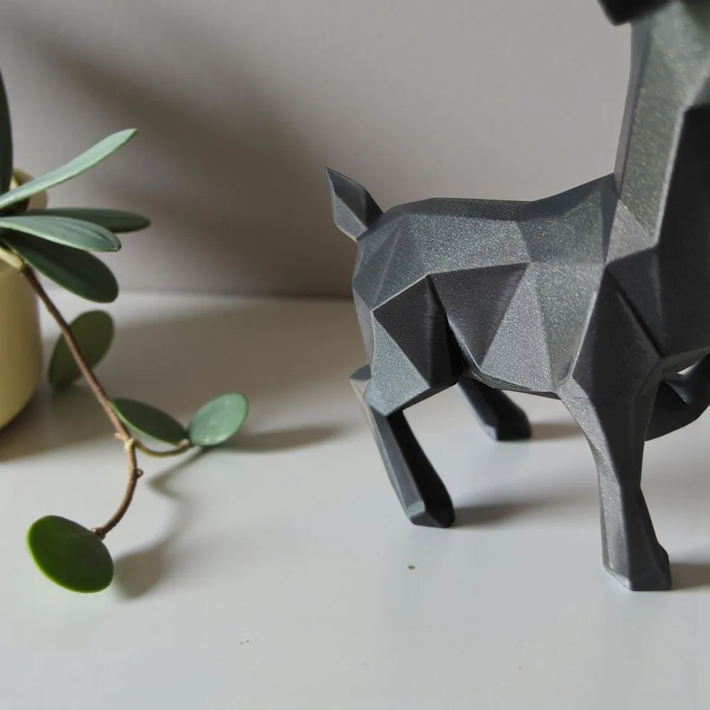 Minimalist (Christmas) low poly reindeer - Free 3D Print Model - MakerWorld