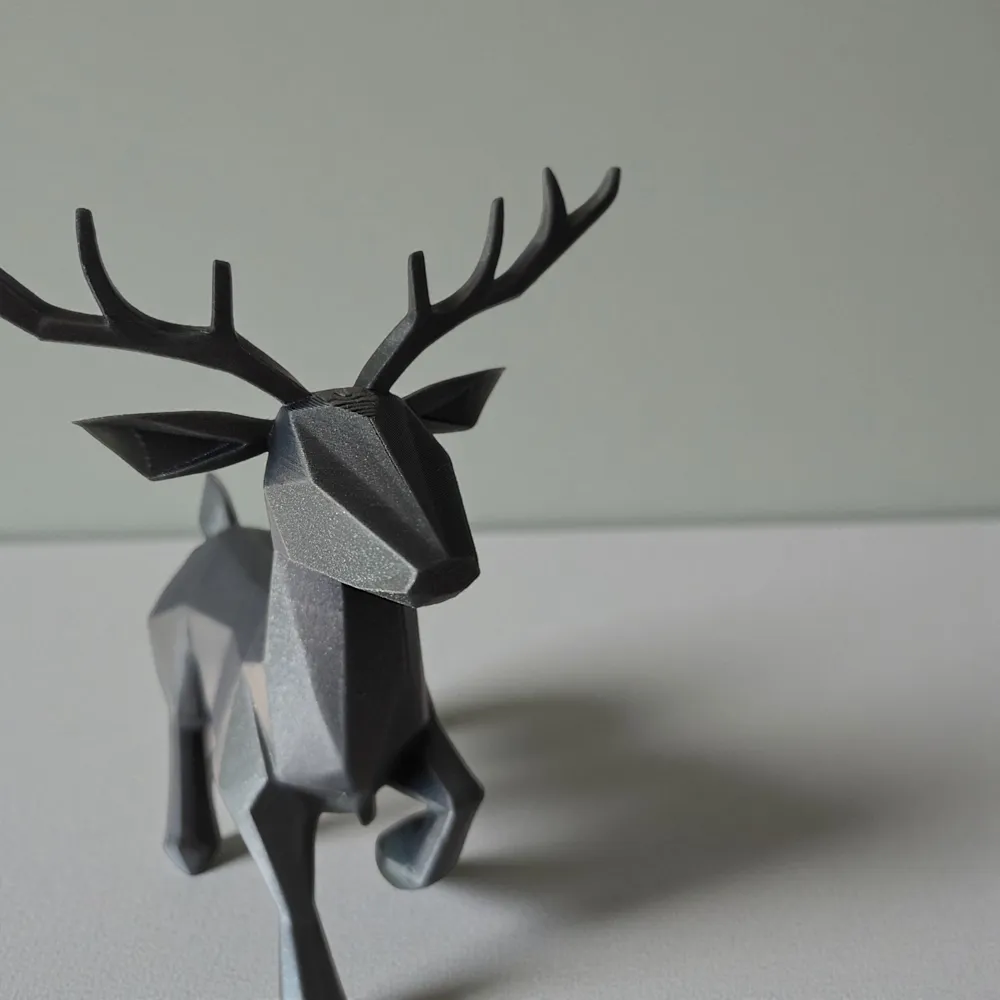 Minimalist (Christmas) low poly reindeer - Free 3D Print Model - MakerWorld