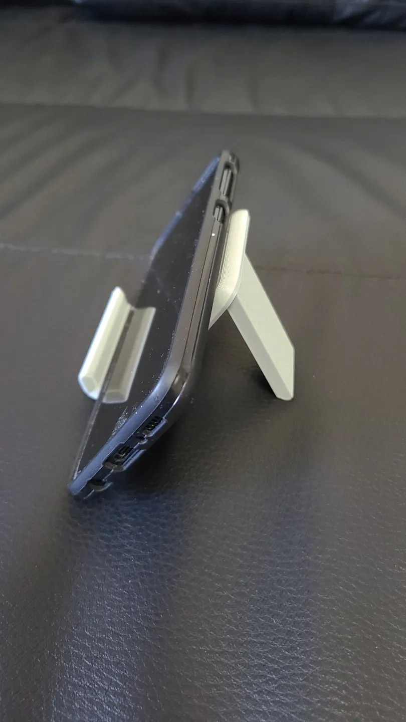 Simple foldable phone stand by Overt Veret - MakerWorld