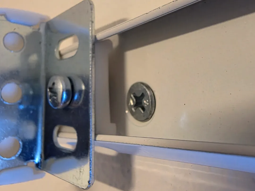 Roller blind bracket for curtain rail - Free 3D Print Model - MakerWorld