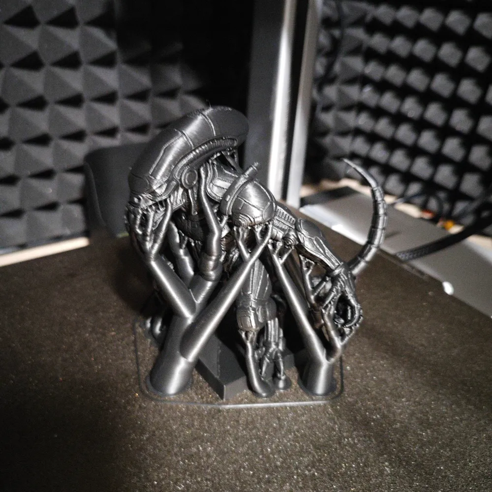 Xenomorph Alien Cyborg Sculpture by HT3DP MakerWorld: Download Free 3D ...