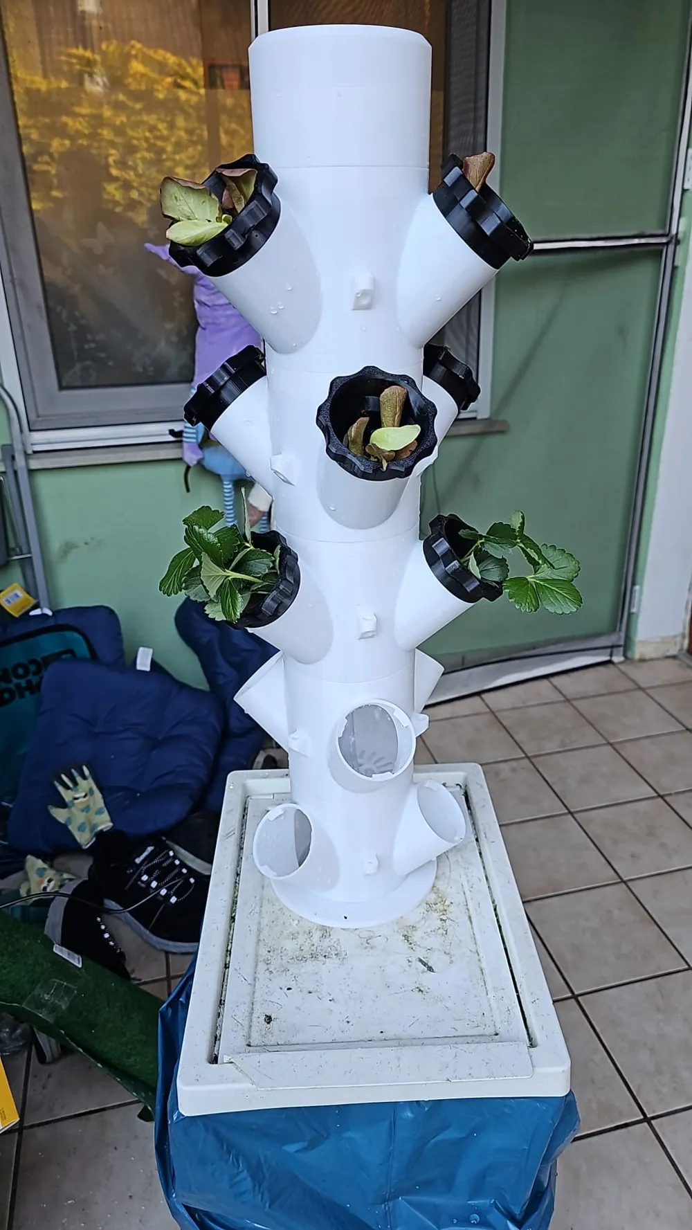 Modular Hydroponic Tower Remixed by L@mmch3n MakerWorld: Download Free ...