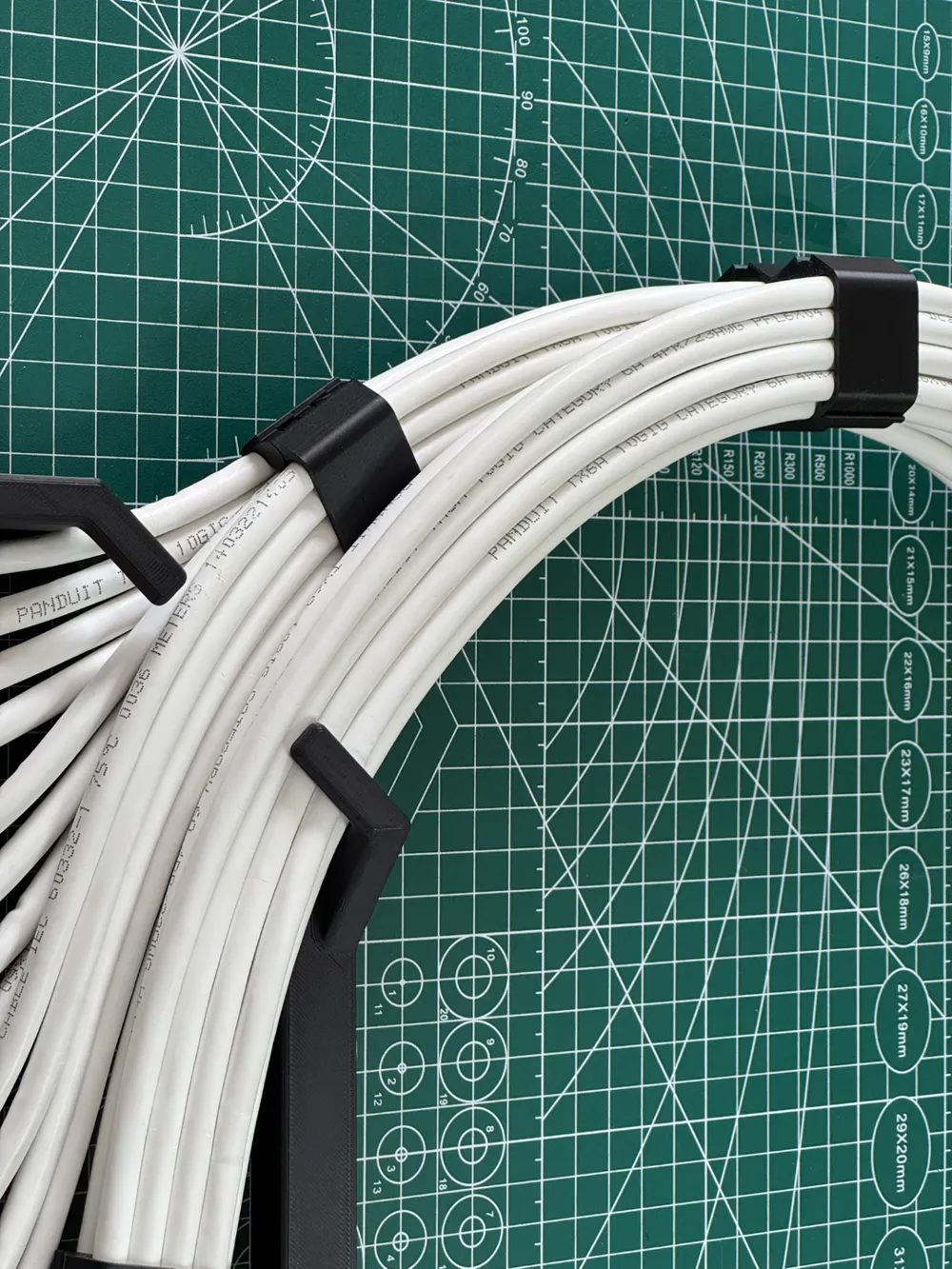 24 Cable Ethernet Clamp by Pete MakerWorld: Download Free 3D Models