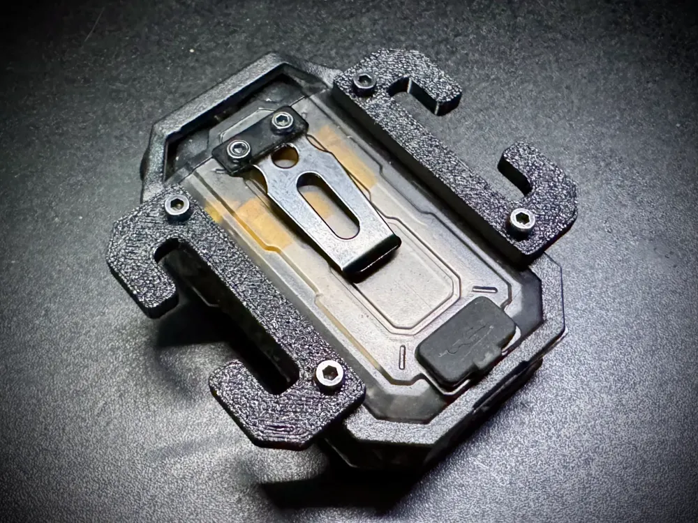 Smiling Shark Work Light MOLLE Hook by 焰火Zzzzzz (MW) - MakerWorld