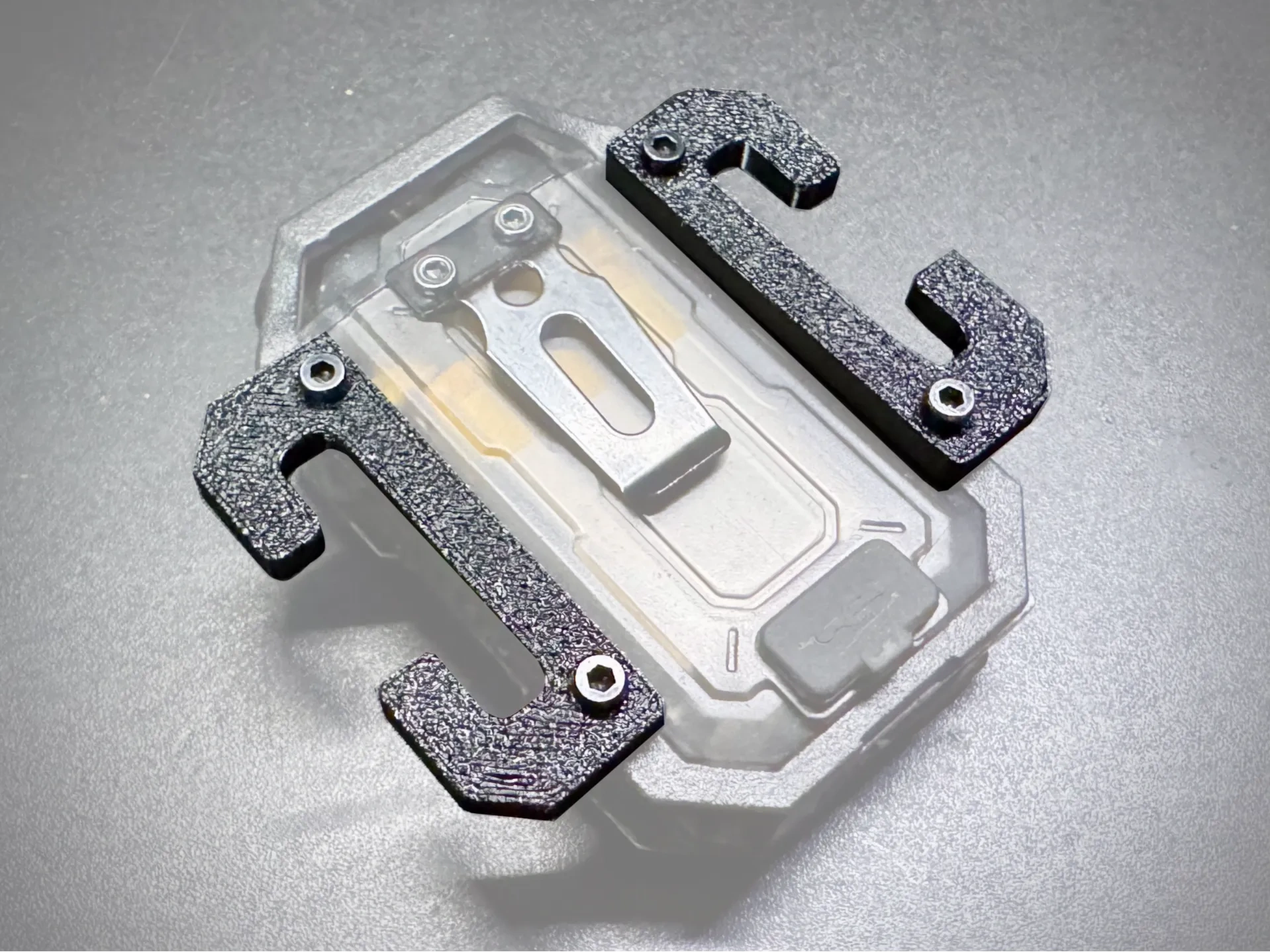 Smiling Shark Work Light MOLLE Hook by 焰火Zzzzzz (MW) - MakerWorld