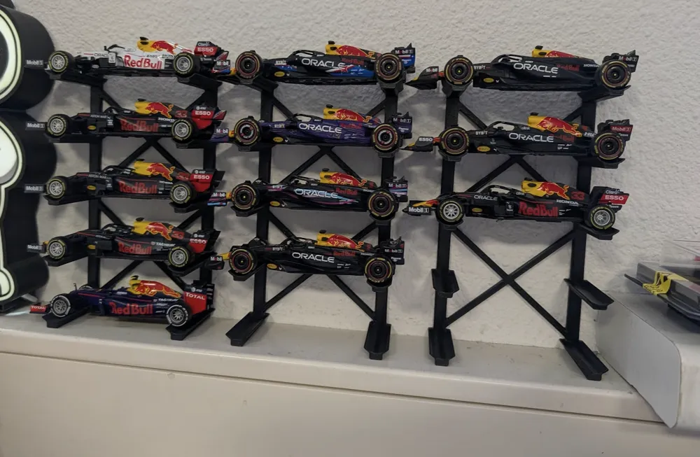 1/42 Model F1 cars stand 3 or 5 rows by Avlastuin MakerWorld: Download ...