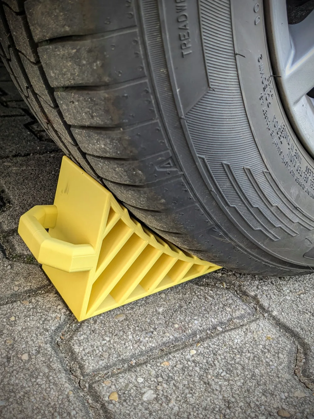 Wheel Chock for Car / Trailer - Free 3D Print Model - MakerWorld