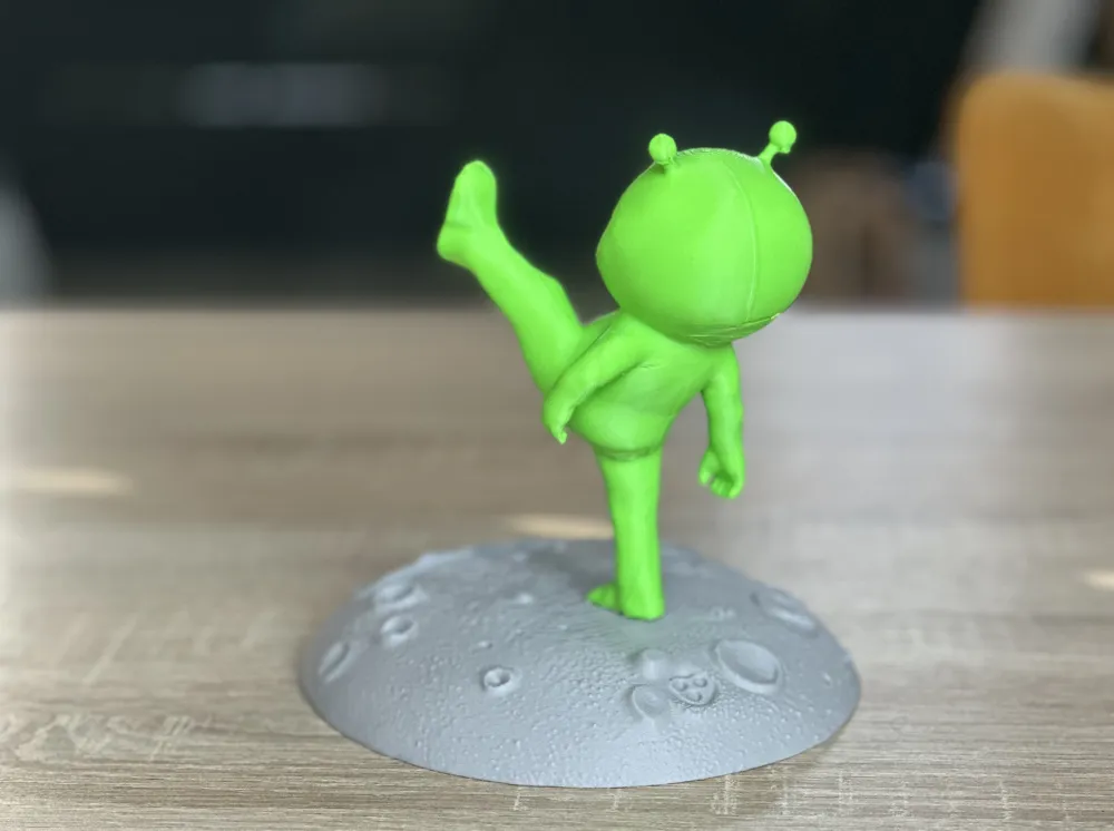 Alien phone holder - Free 3D Print Model - MakerWorld