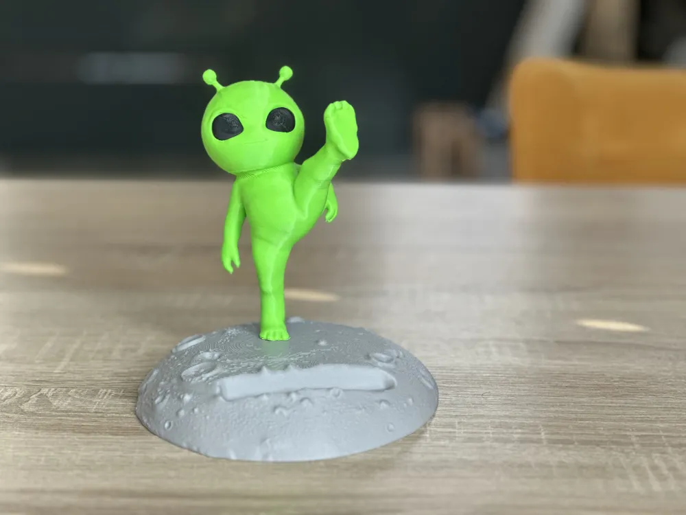 Alien phone holder - Free 3D Print Model - MakerWorld