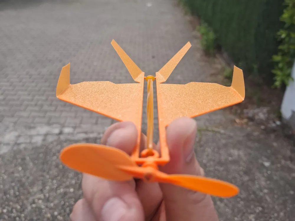 Wind-up aircraft "JetBuzz" - Free 3D Print Model - MakerWorld