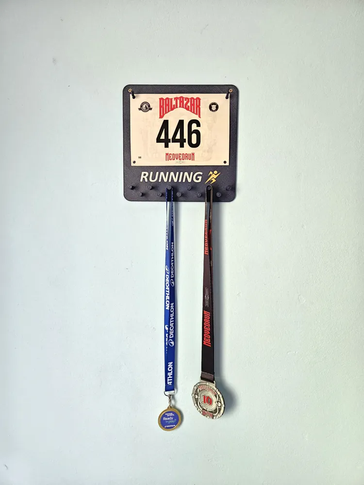 Medal holder - Running - Free 3D Print Model - MakerWorld