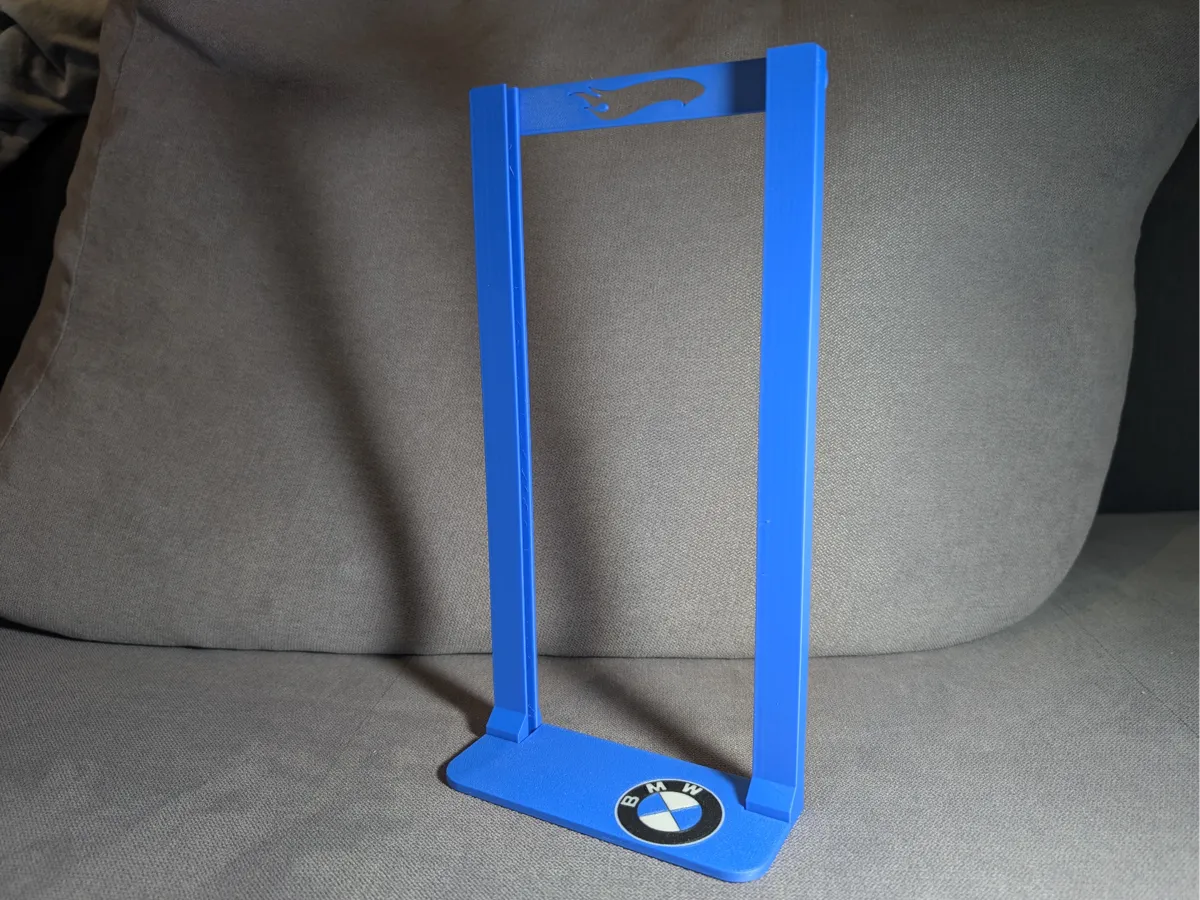 Hot Wheels Display Stand logo BMW - Free 3D Print Model - MakerWorld