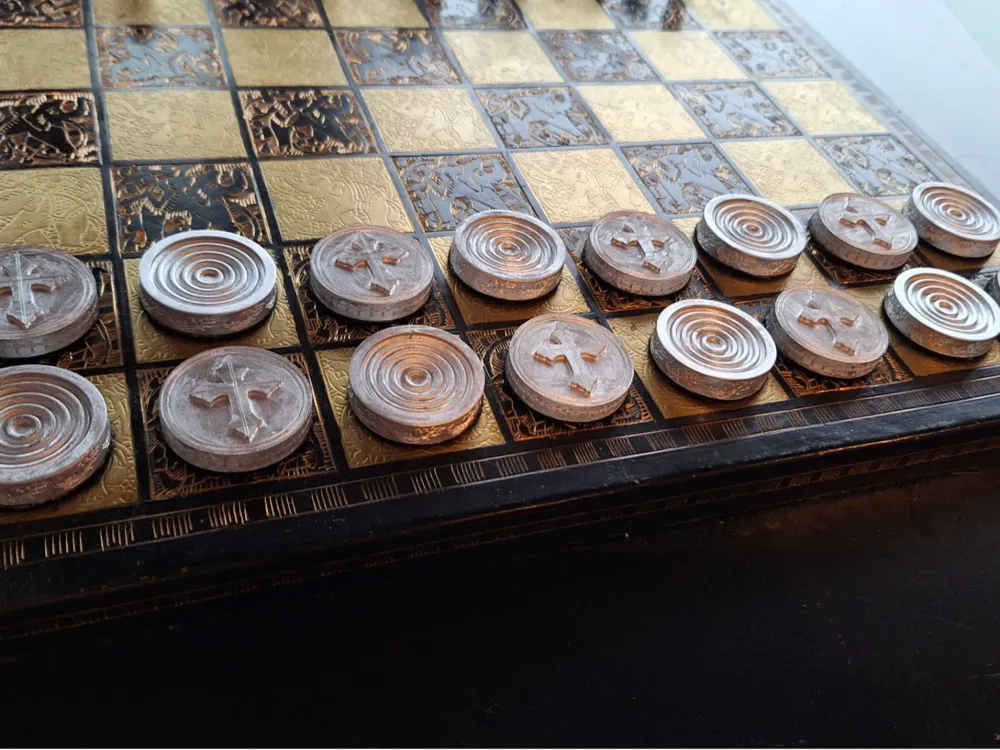 Checkers, Backgammon, Queen, Medieval game pieces by S.3D MakerWorld: Download Free 3D Models